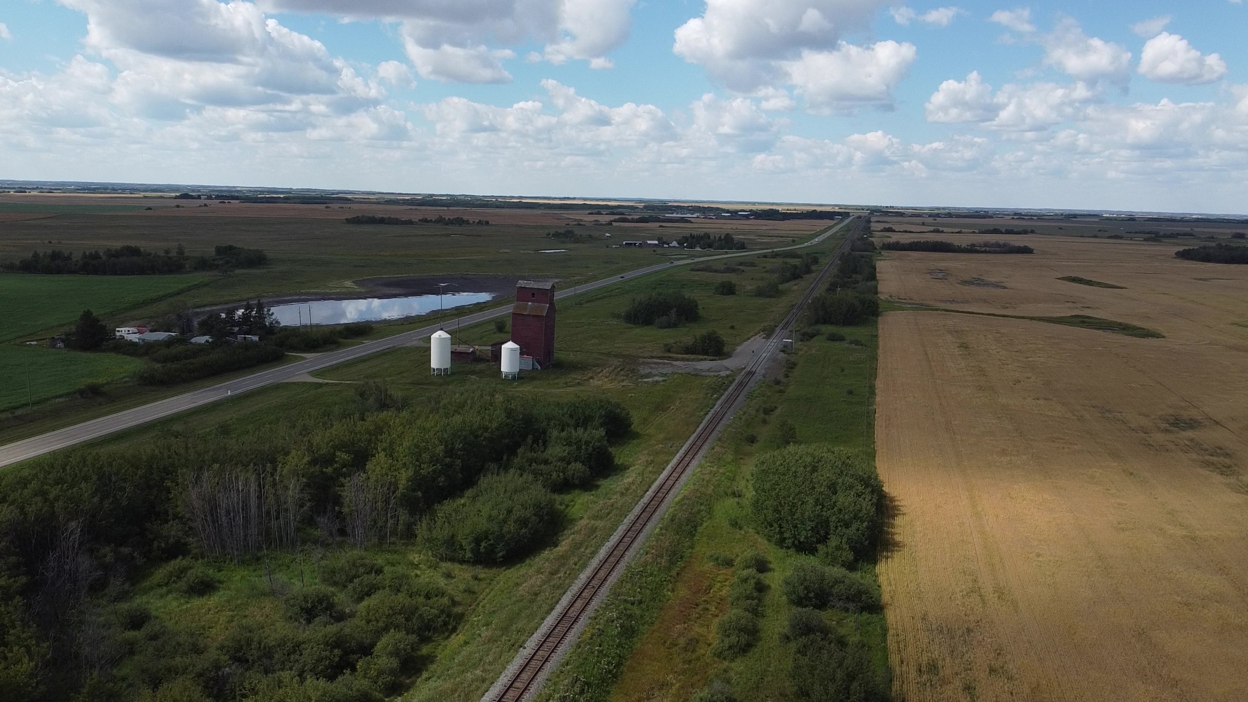 Elevators Without Towns: A Quiet Alberta Pilgrimage